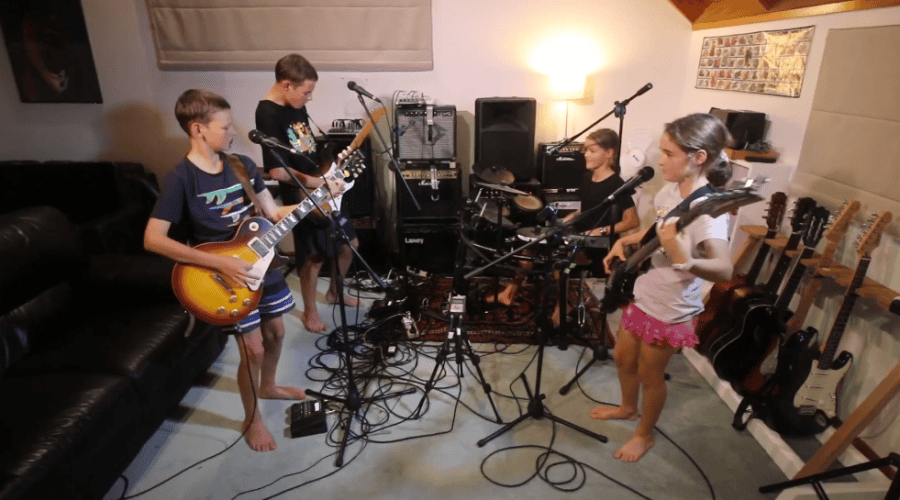 Meet Rumpus, the incredibly talented family band from New Zealand that ...