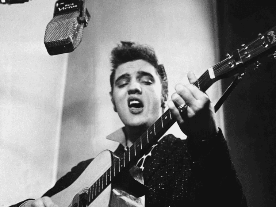 "Fever" – Elvis Presley’s Sultry Classic That Captivated the Stage