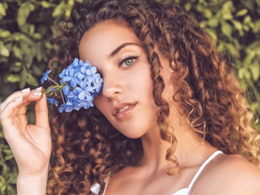 She Twisted, Flew, and Left the Crowd Breathless, Sofie Dossi’s Golden ...