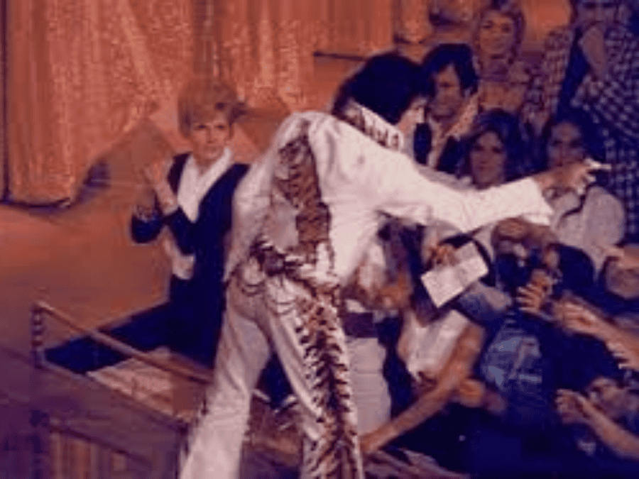 The Final Bow: Elvis Presley’s Electrifying 1974 Vegas Closing Night