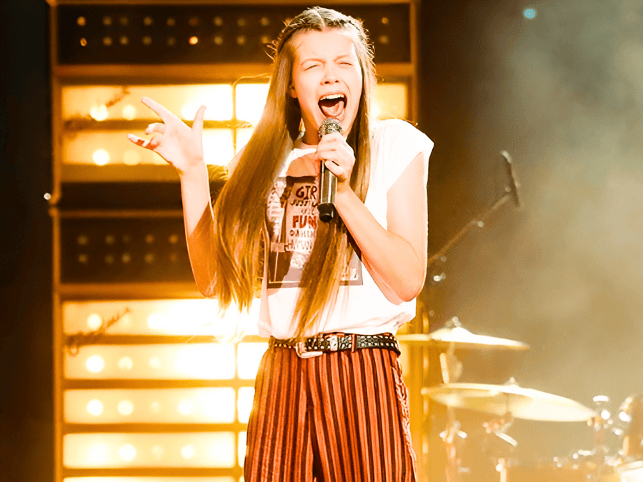 Courtney Hadwin's Electrifying Vegas Debut: The AGT Performance That ...