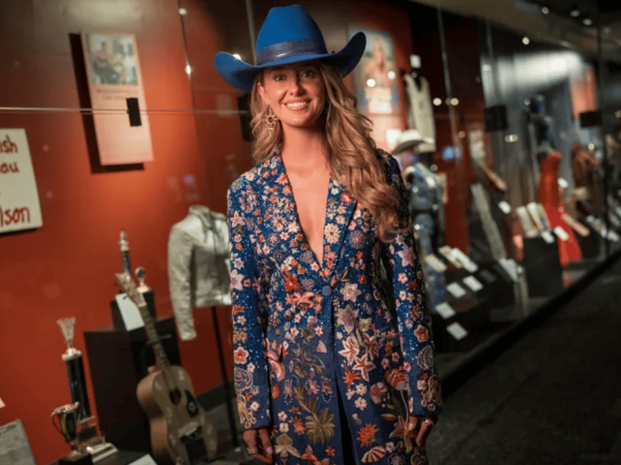 From a Farm in Louisiana to the Hall of Fame: Lainey Wilson’s Inspiring ...