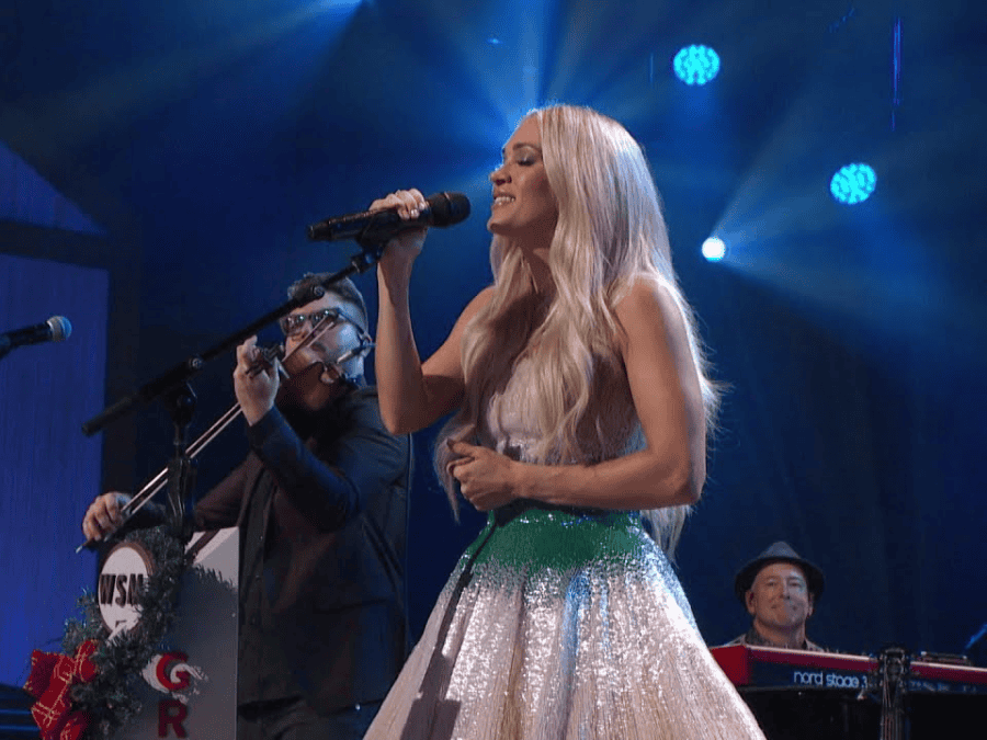When Carrie Underwood Turned Her Holiday Special into a Comedy Show ...