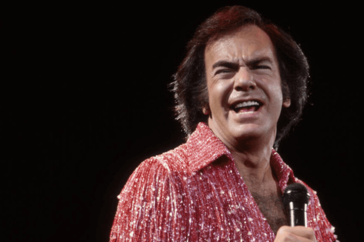 Neil Diamond's "Desirée": The Smooth Hit with a Wild Story