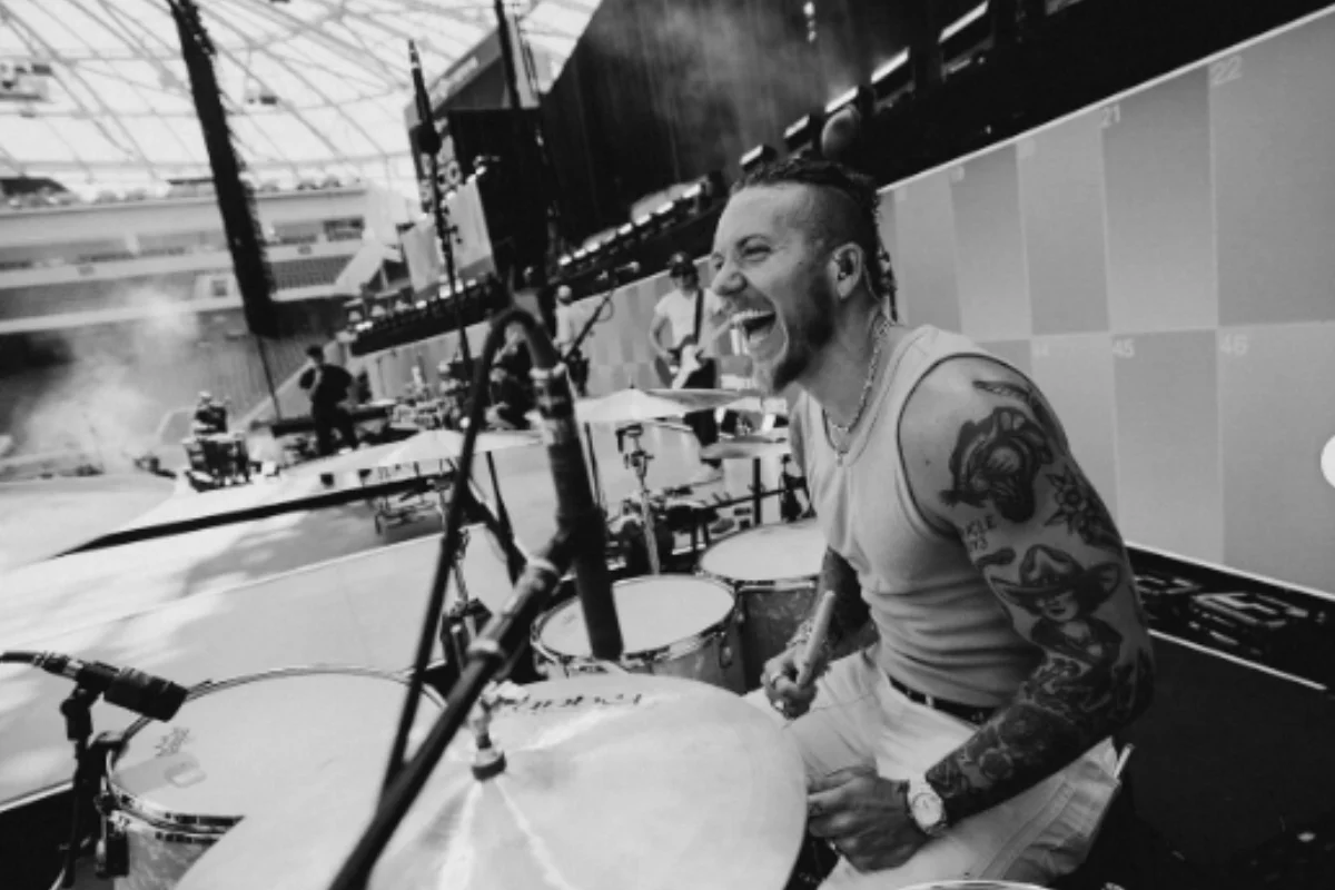 Brandon Lake Stops a Sold-Out Arena Show to Pray for One Fan