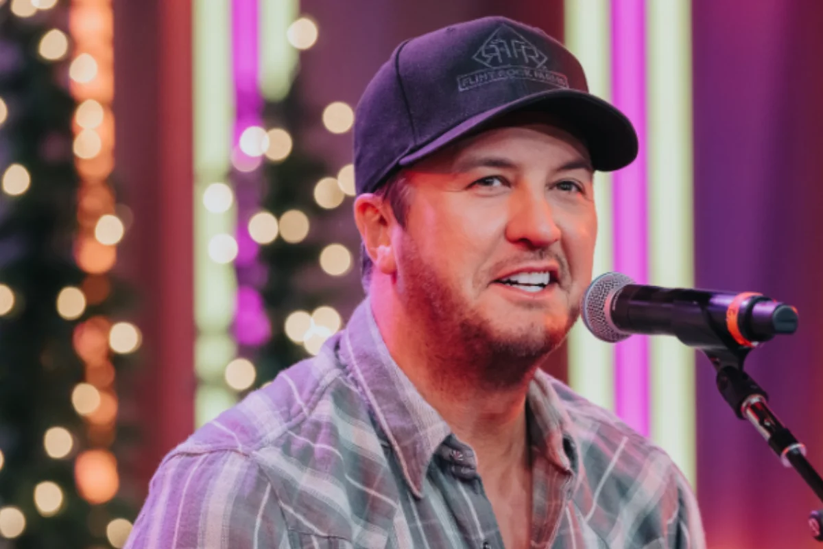 Luke Bryan Just Roasted Dierks Bentley Over One Christmas Question