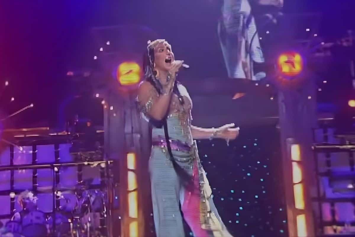 Behind-the-Stage: What Really Happened Behind Cher’s Famous Farewell Tour