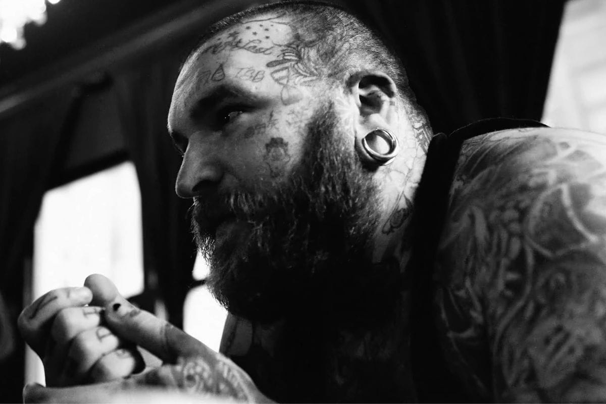 Teddy Swims’ Live Shows Are Therapy — And Fans Can’t Get Enough