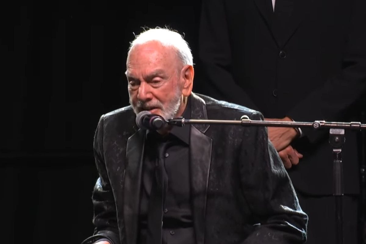 A Lifetime of Quiet Giving Just Put Neil Diamond in a League of His Own