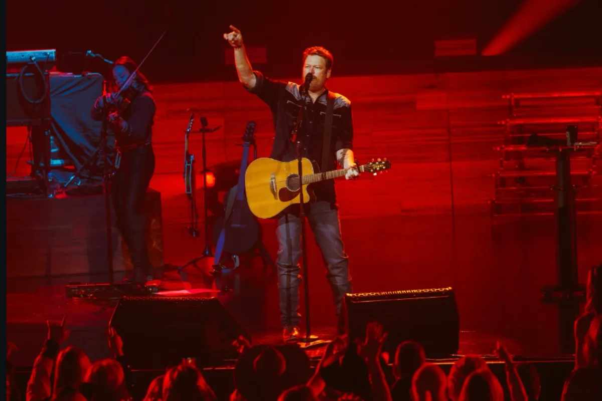 Blake Shelton Turns Vegas Into Country’s Biggest Party